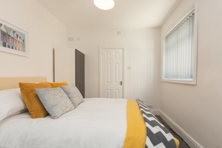 Townhouse @ 58 Brooklyn St - Crewe - Shropshire