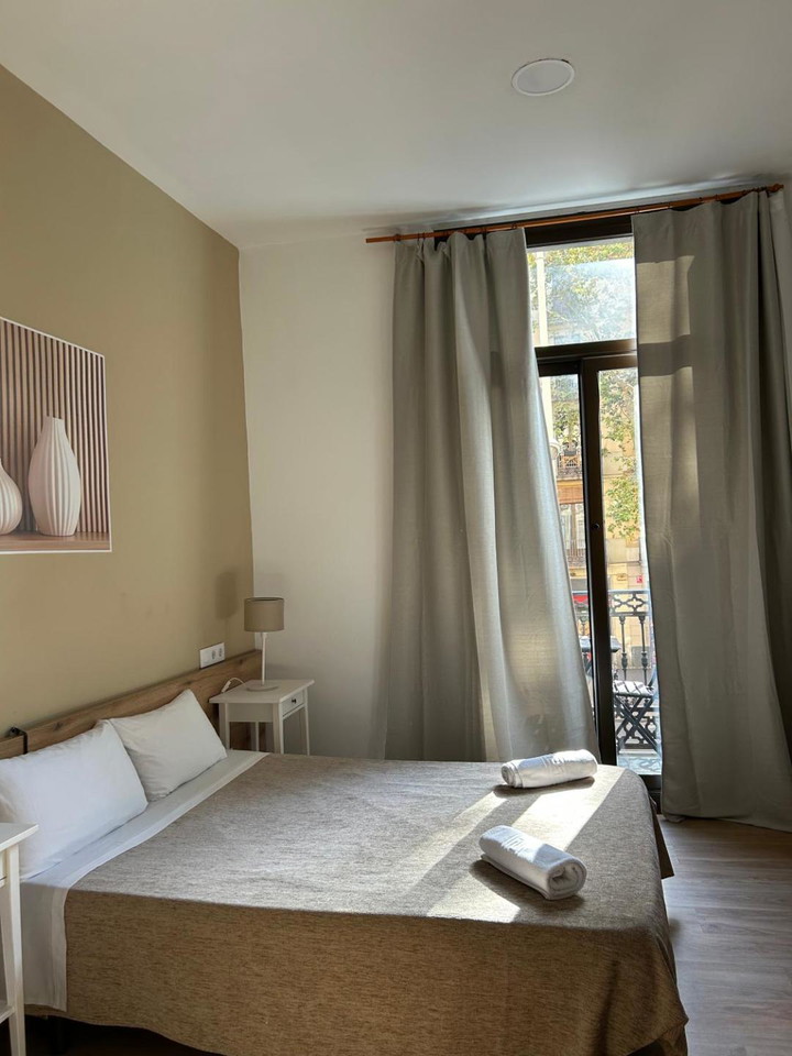 Hostal Delfos - Sant Cugat del Vallès