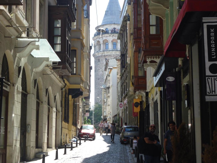 Meroddi Galata Mansion - Beyazıt