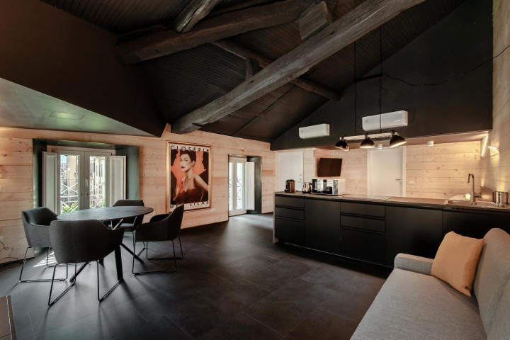 Fitzgerald Building By "The House Of Travelers" - Como