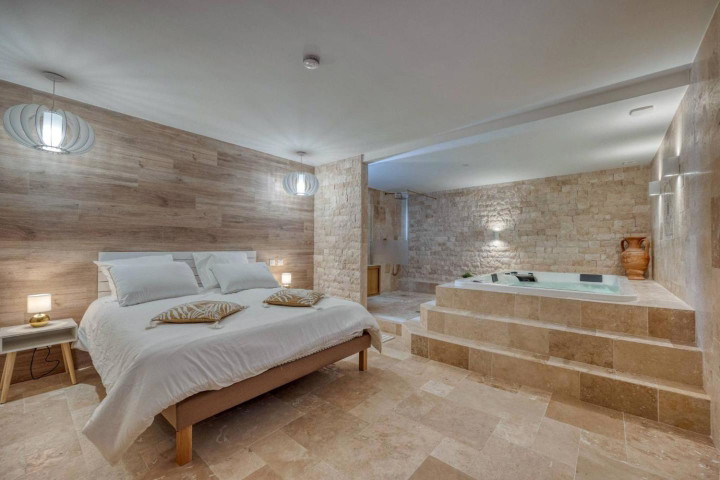 Suite Romantique Luxueuse Avec Spa - Grenoble