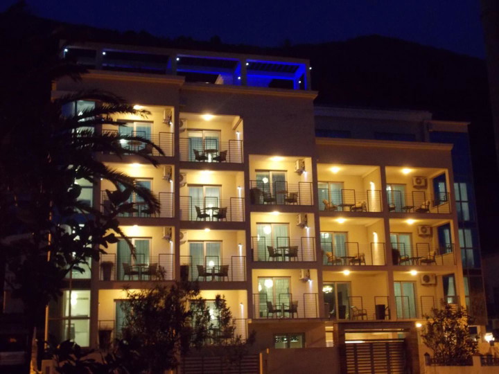 Apartments And Rooms Grand Palazzo - Budva