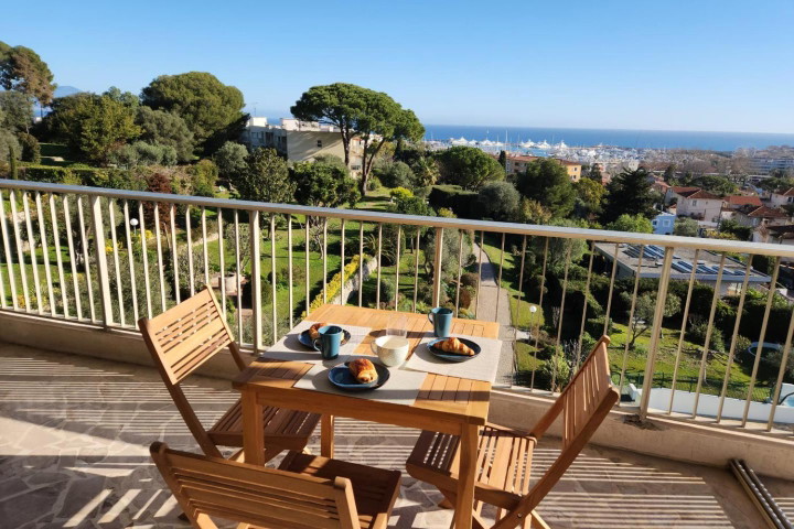 Magnifique 3p Avec Vue Mer Balcon Et Piscine - Antibes