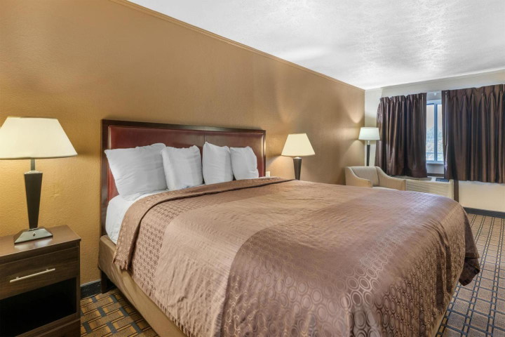 Surestay Hotel By Best Western Summersville - Summersville, WV