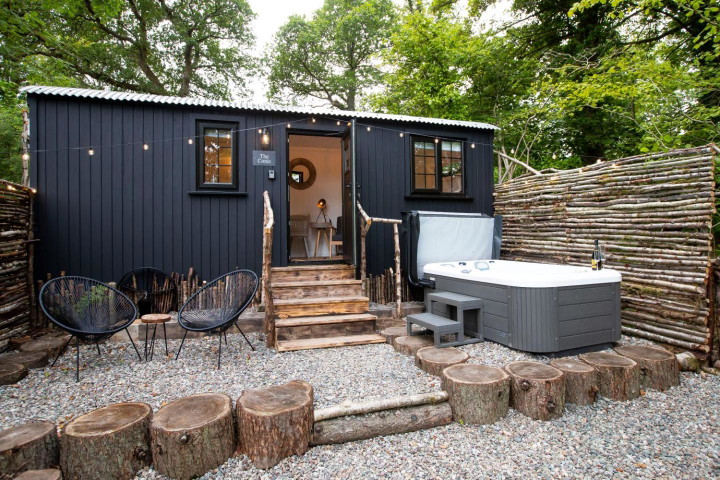 The Mar Huts - The Conic Hut - Rowardennan
