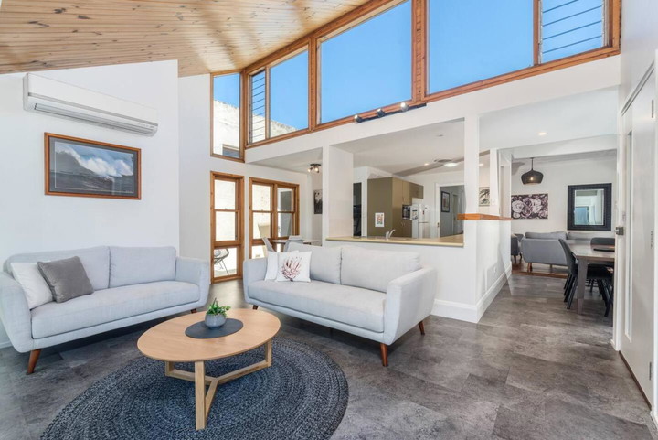 Stevenson Beach Cottage - Walk To Beach & Cbd - Newcastle