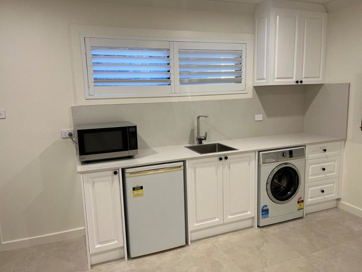 Modern & Spacious Guest Suite Perfect For A Short Stay - Blacktown