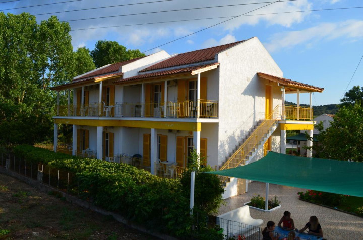Yellow House - Corfú