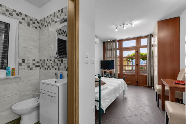 Studio-apartman Rogac - Dugi Rat