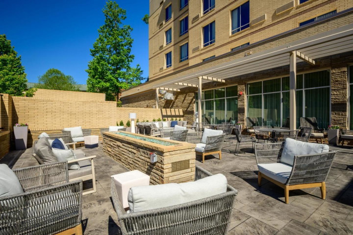 Courtyard By Marriott Raleigh Cary Crossroads - Raleigh, NC