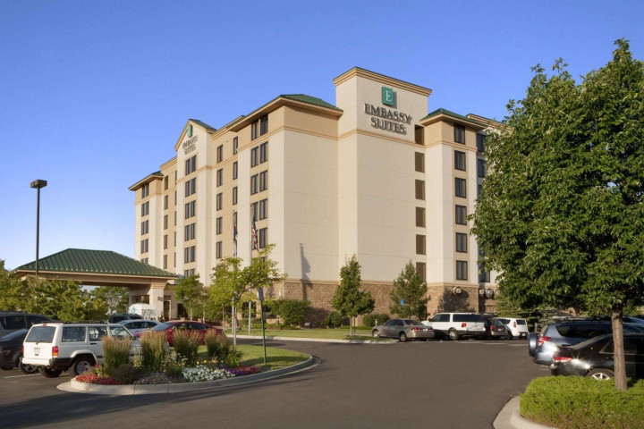 Embassy Suites By Hilton Denver International Airport - Denver, CO