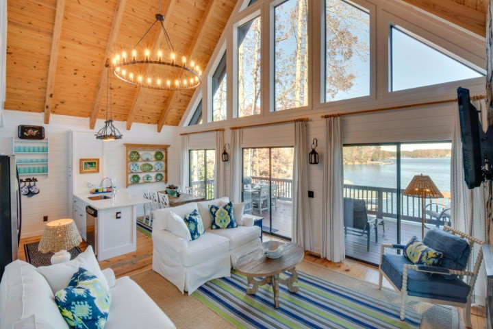 Beautiful Lake Keowee Home W/ Boat Dock & Fire Pit - Walhalla, SC