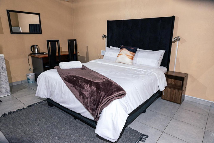 166 Klipspringer Guest House - Alberton