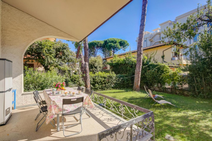 Casa Maddalena Al Mare 600m From Sea - Happy Rentals - Forte dei Marmi