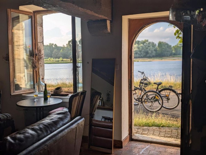 Maison De Marinier Les Pieds Dans L'eau Face à La Loire - Sully-sur-Loire
