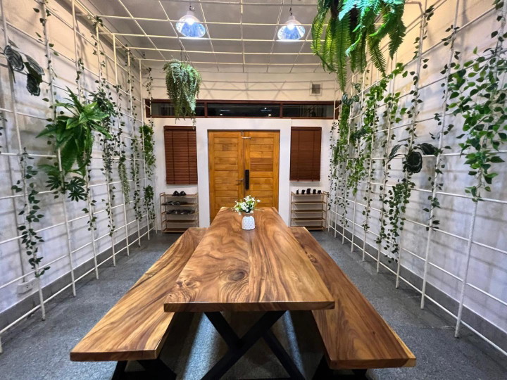 4 Bedroom House With Beautiful Rooftop Near Bts Ekkamai - Bangkok