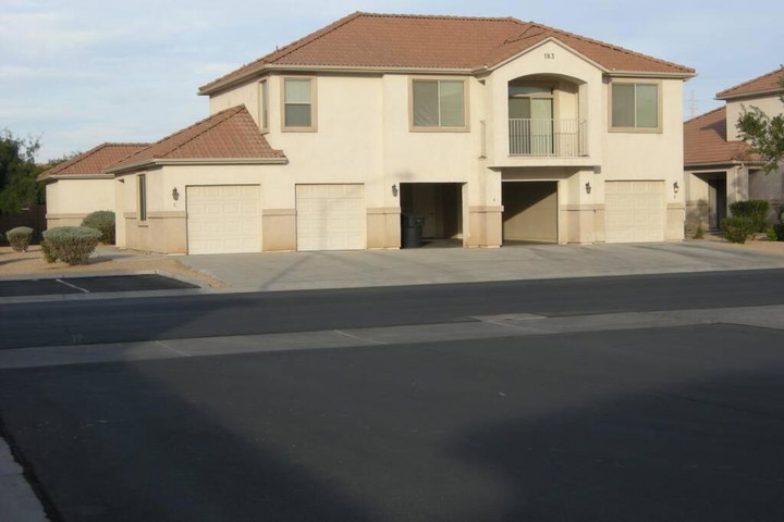 Mesquite Nevada Vacation Rental - Ground Level And Double Car Garage - Nevada