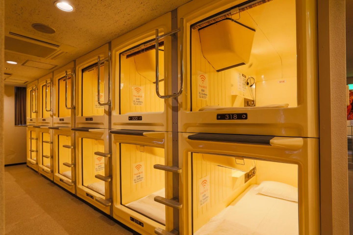 Capsule Land Yushima (Male Only) - Roppongi