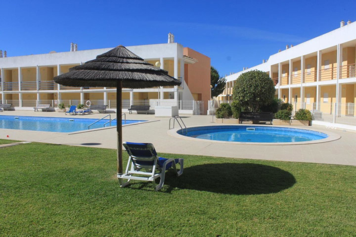 Pool&beach In Encosta De São José - Guia