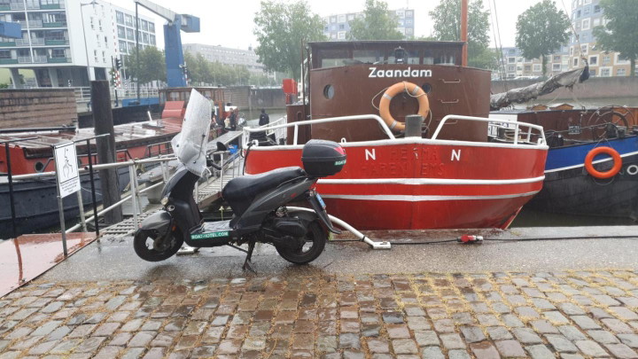 Boat Hotel Six Rotterdam - Rotterdam