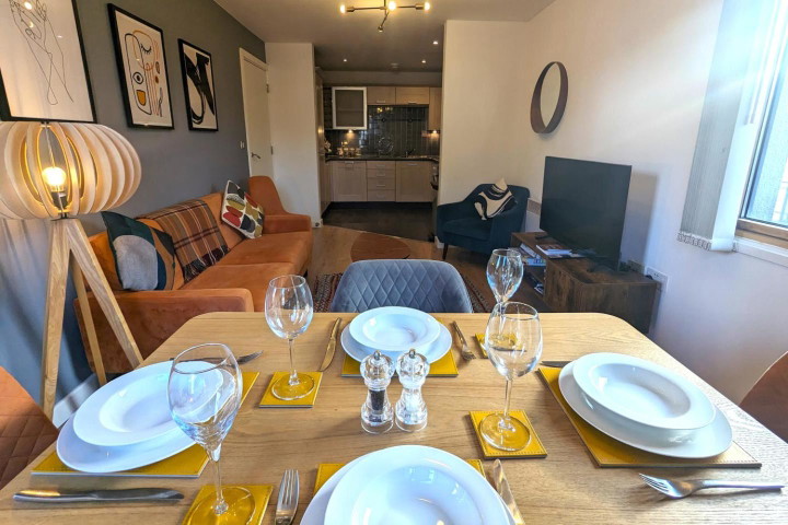 Stunning Coventry City Centre Apartment - Free Parking - England
