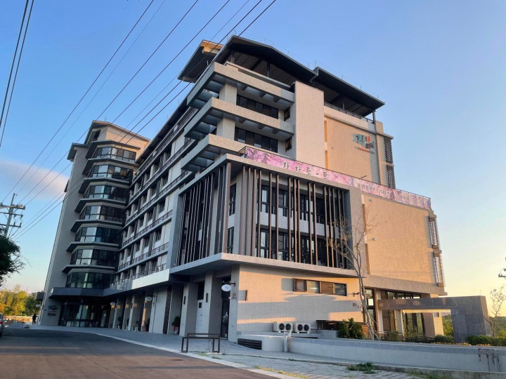 Golden W Hotel - Taichung City