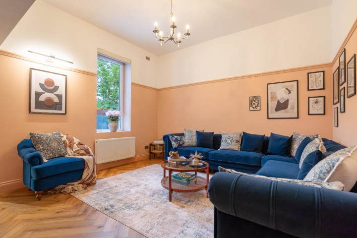 Stylish 5br Home - Garden Pergola - Free Parking - Glasgow