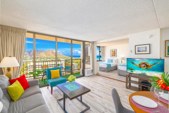 Waikiki Condo With Beach & Pool Access - Honolulu, HI