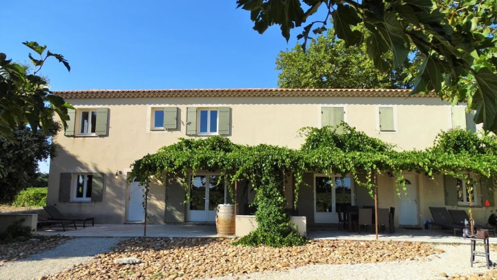 Gîte Famille 5 Personnes Avec Piscine Au Cœur Des Vignes Entre Avignon Et Luberon - Avignon