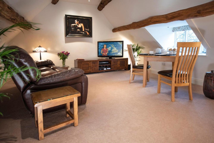 Neroli River View Apartment - Bourton-on-the-Water
