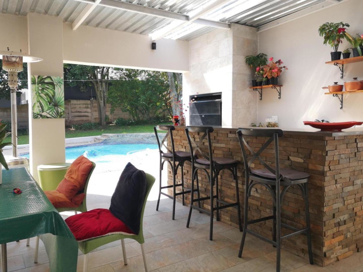 Casa Nossa Stay- Grand Apartment & Super Large Bedroom No2 Near Ferndale On Republic Mall - Johannesburg