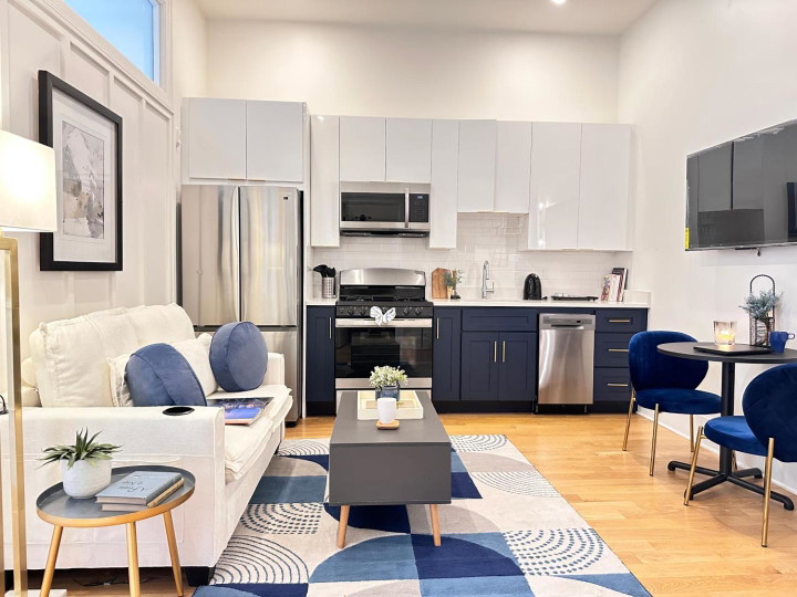 Spacious One-bedroom In Downtown Providence With Kitchen - Providence, RI