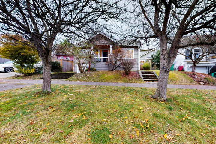 Woodlawn Escape - Bothell, WA