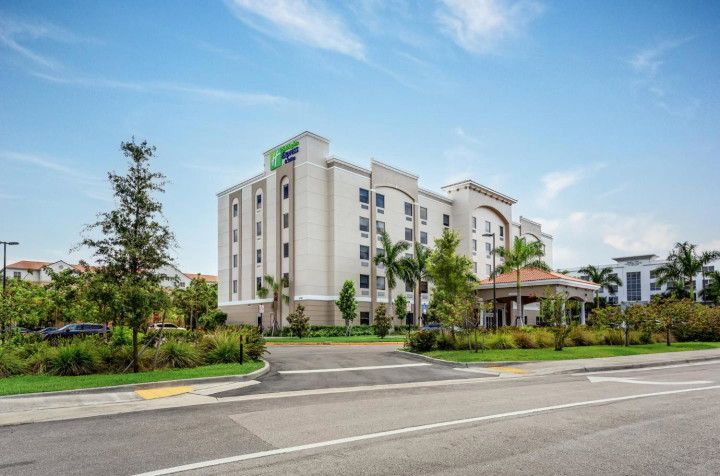 Holiday Inn Express & Suites - Miramar By Ihg - Pembroke Pines, FL