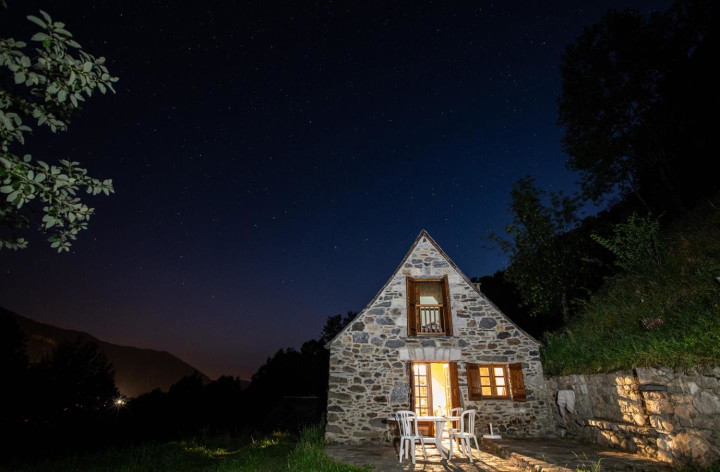 Chalets De Las Costes Pour Séjour En Immersion En Forêt, 4x4 Et Chaînes Recommandés Par Temps De Neige, à 2km Des Remontées Mécaniques - Peyragudes