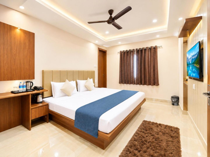 The V-moksha Residence Varanasi - Premium Hotel Stay With Elegant Rooms & Modern Guest Facilities & Near Kashi Vishwanath Temple - Benarés