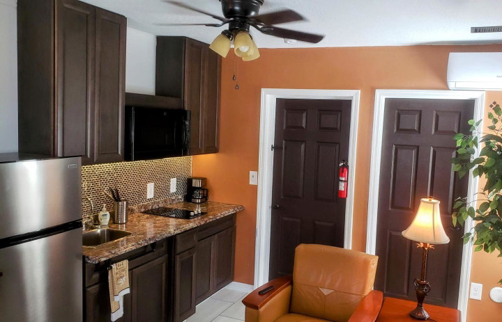 Stylish Suite Tampa Minutes To Hard Rock Casino - Florida