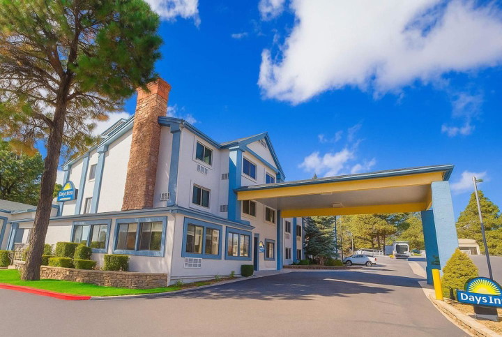 Days Inn & Suites By Wyndham East Flagstaff - Flagstaff, AZ