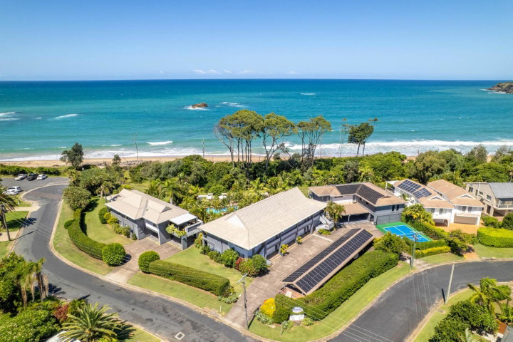 Smugglers On The Beach - Coffs Harbour