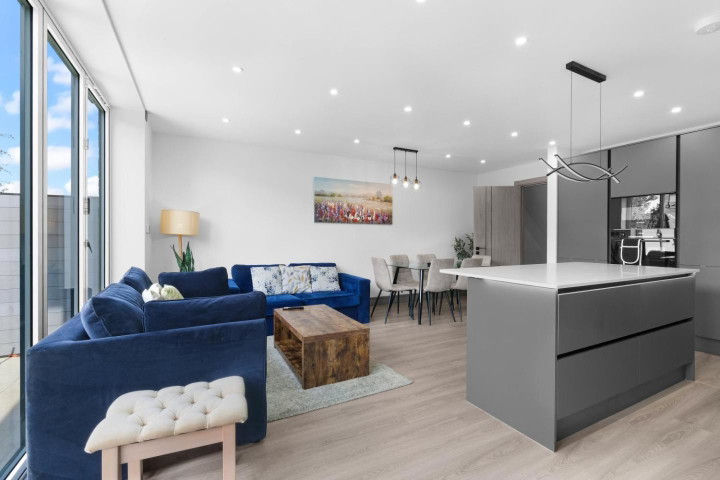 Luxaura Homes 6-bed Detached House In Maidenhead - Henley-on-Thames