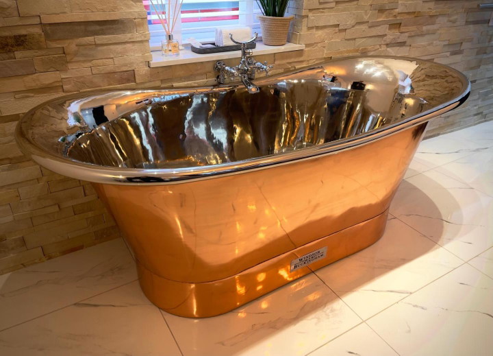 Pamper Yourself In Our Double Sized Copper Tub -2 Bedroom Villa - Inverness