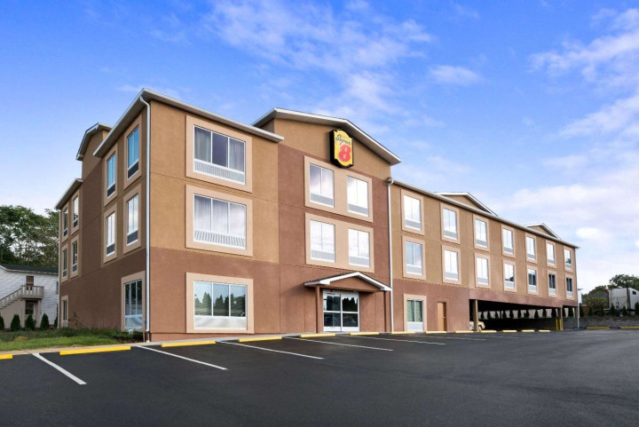 Super 8 By Wyndham Hershey Chocolate Avenue - Hershey, PA
