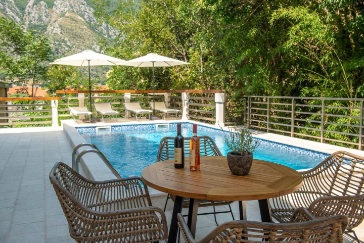 Square Point Apartments - Kotor