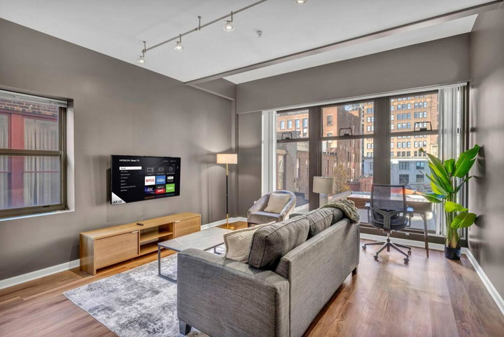 Playhouse Square Condo | Parking | Downtown - Cleveland Heights, OH