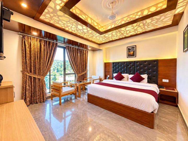 The Royal Seasons Dwapar Near Mall Road With Parking - Mussoorie