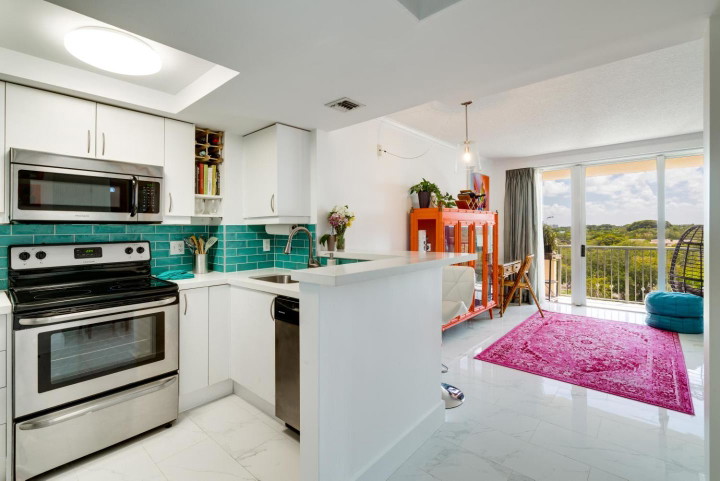 Coconut Grove Retreat 1 Bedroom Apartment With Bay Views - Kendall, FL