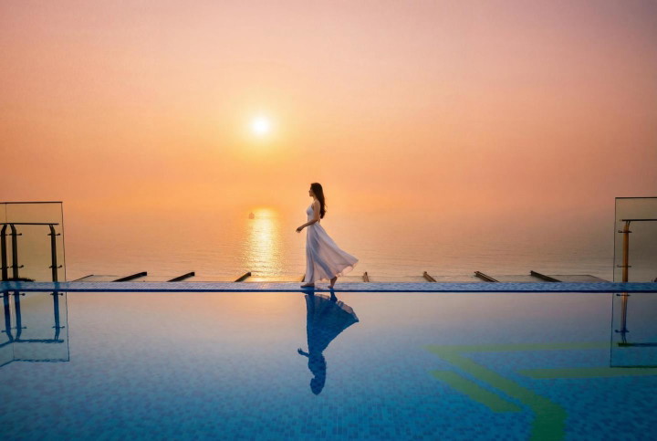 Maximilan Danang Beach Hotel - Da Nang