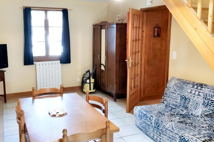 Appartement Confortable à Mesnay - 70 M² - Balcon Privé - Salins-les-Bains