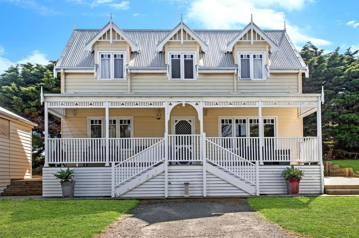 Dunes - Elegant Beach Villa With Huge Heated Swim Spa - Port Fairy