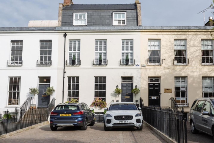 17 Rodney Road - Luxury Apartments - Cheltenham